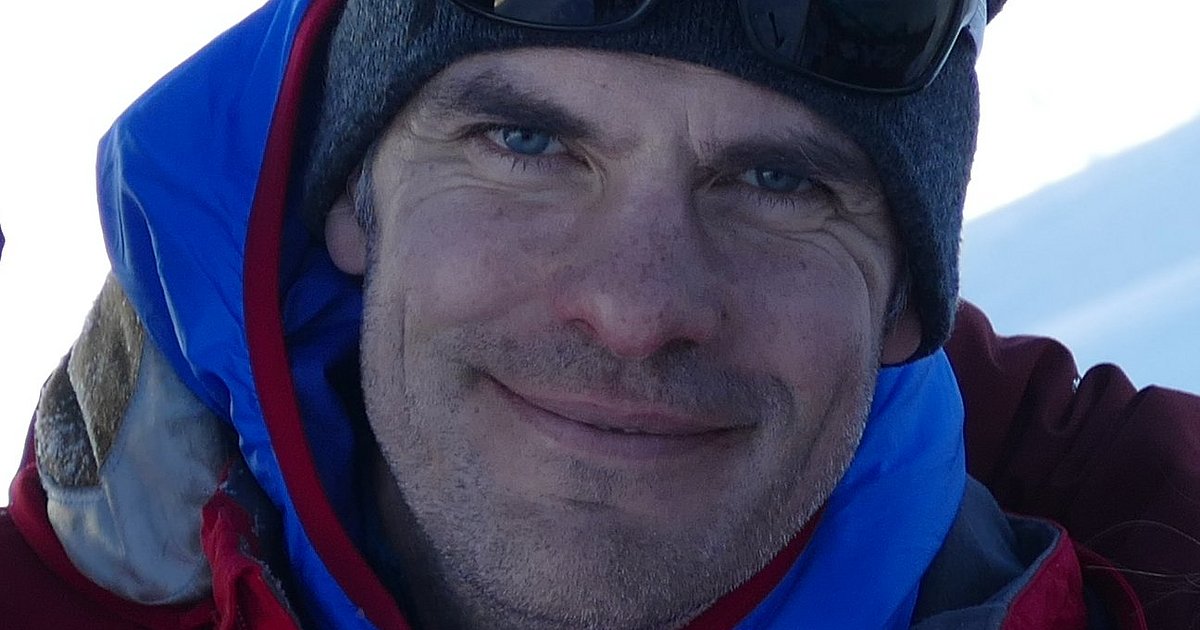 Dr. Alec van Herwijnen